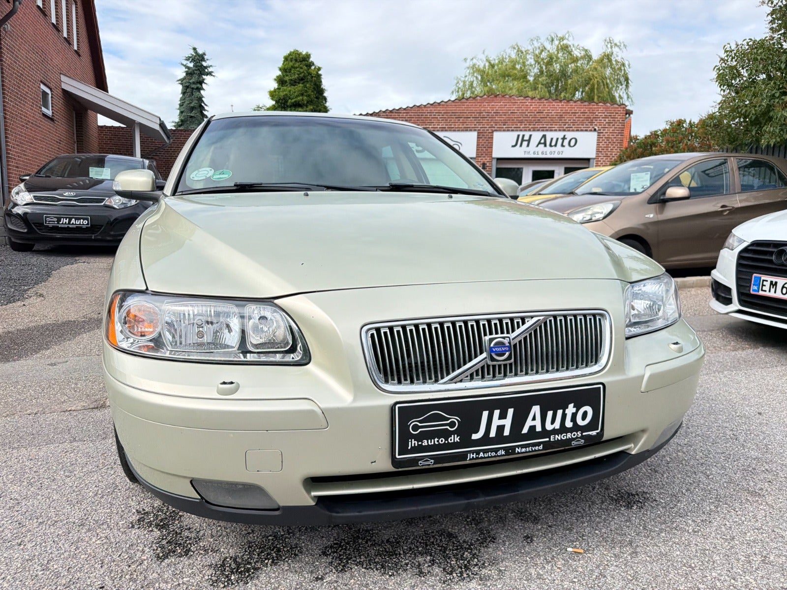 Brugt Volvo V70 2,4 170 Momentum til salg