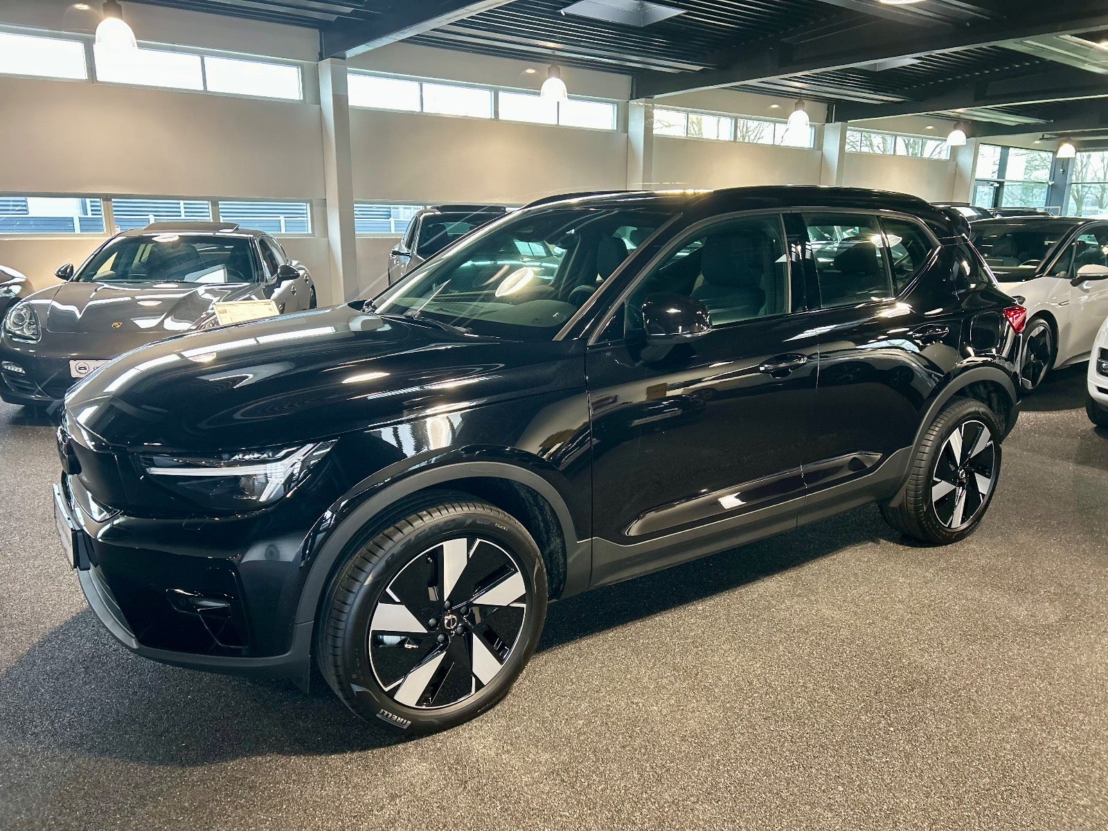Brugt Volvo EX40 Standard Range Plus til salg