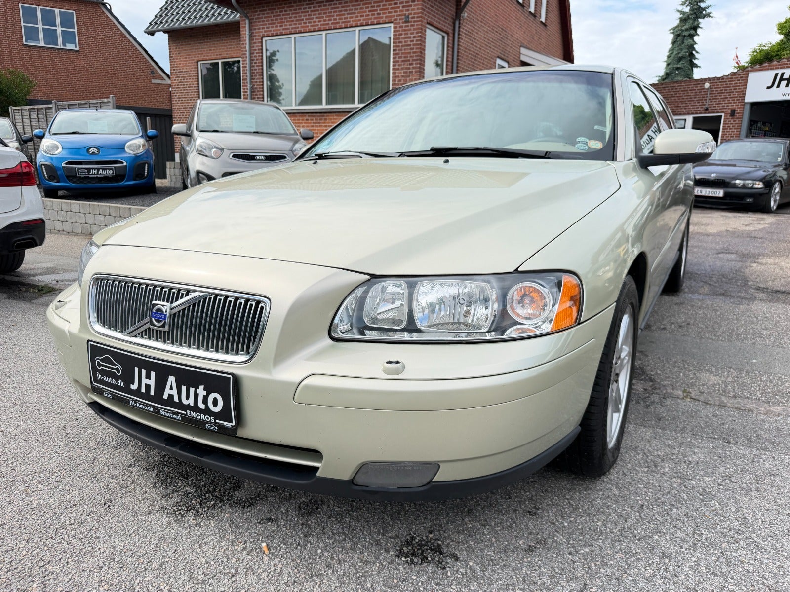 Brugt Volvo V70 2,4 170 Momentum til salg