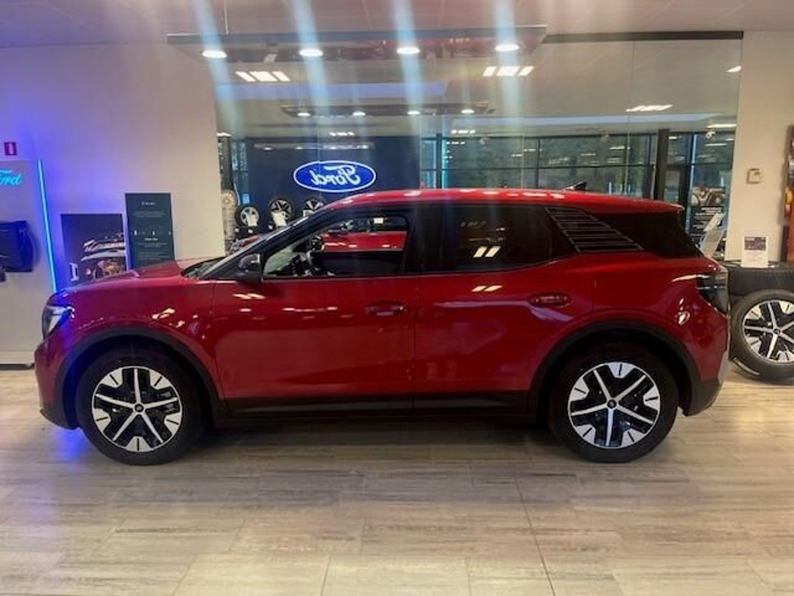 Fabriksny Ford Explorer EL UR Select RWD 286HK 5d Aut. til salg