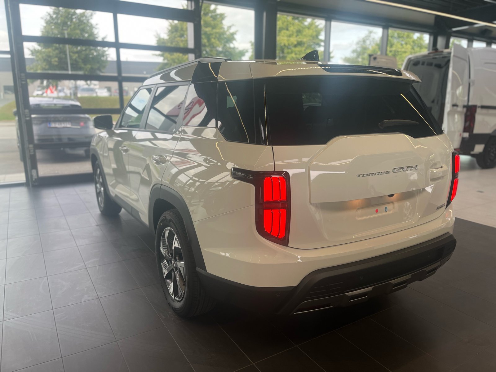 Fabriksny KGM Torres EVX EL Exclusive 207HK 5d Aut. til salg