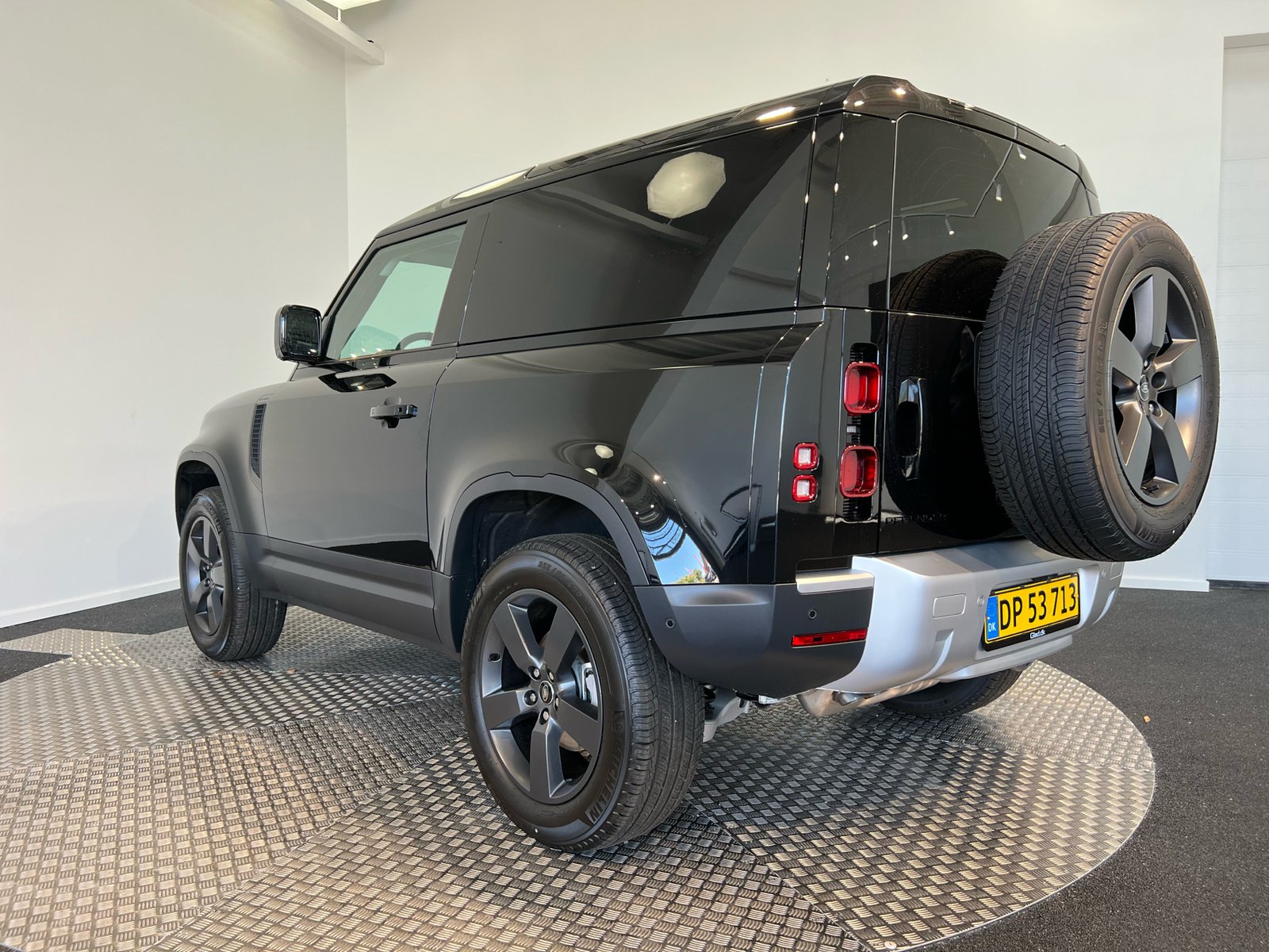 Brugt Land Rover Defender 90" 3,0 D/EL SE HARDTOP VAN AWD 250 til salg