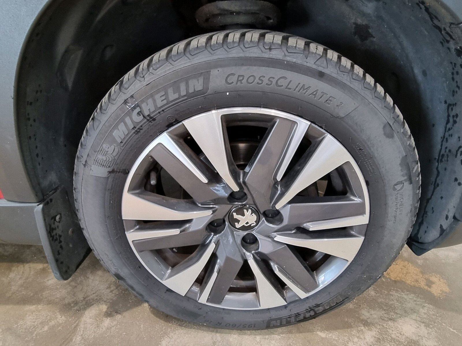 Brugt Peugeot 2008 1,5 BlueHDi Prestige 100HK 5d til salg