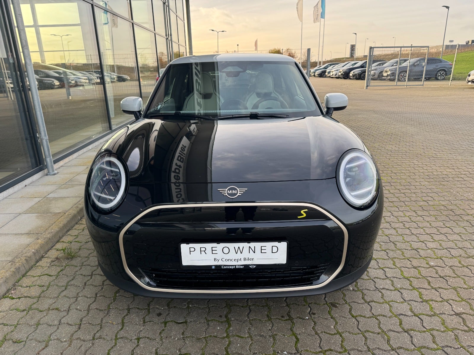 Brugt Mini Cooper SE Favoured Trim M til salg