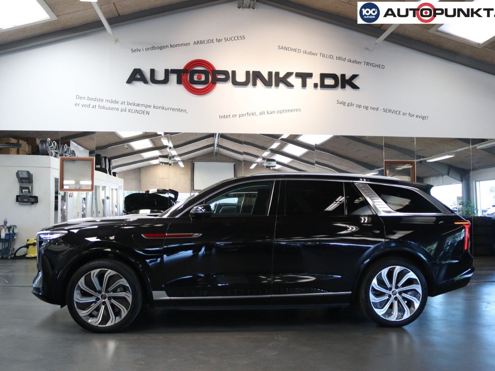 Brugt Hongqi E-HS9 120 Exclusive+ til salg