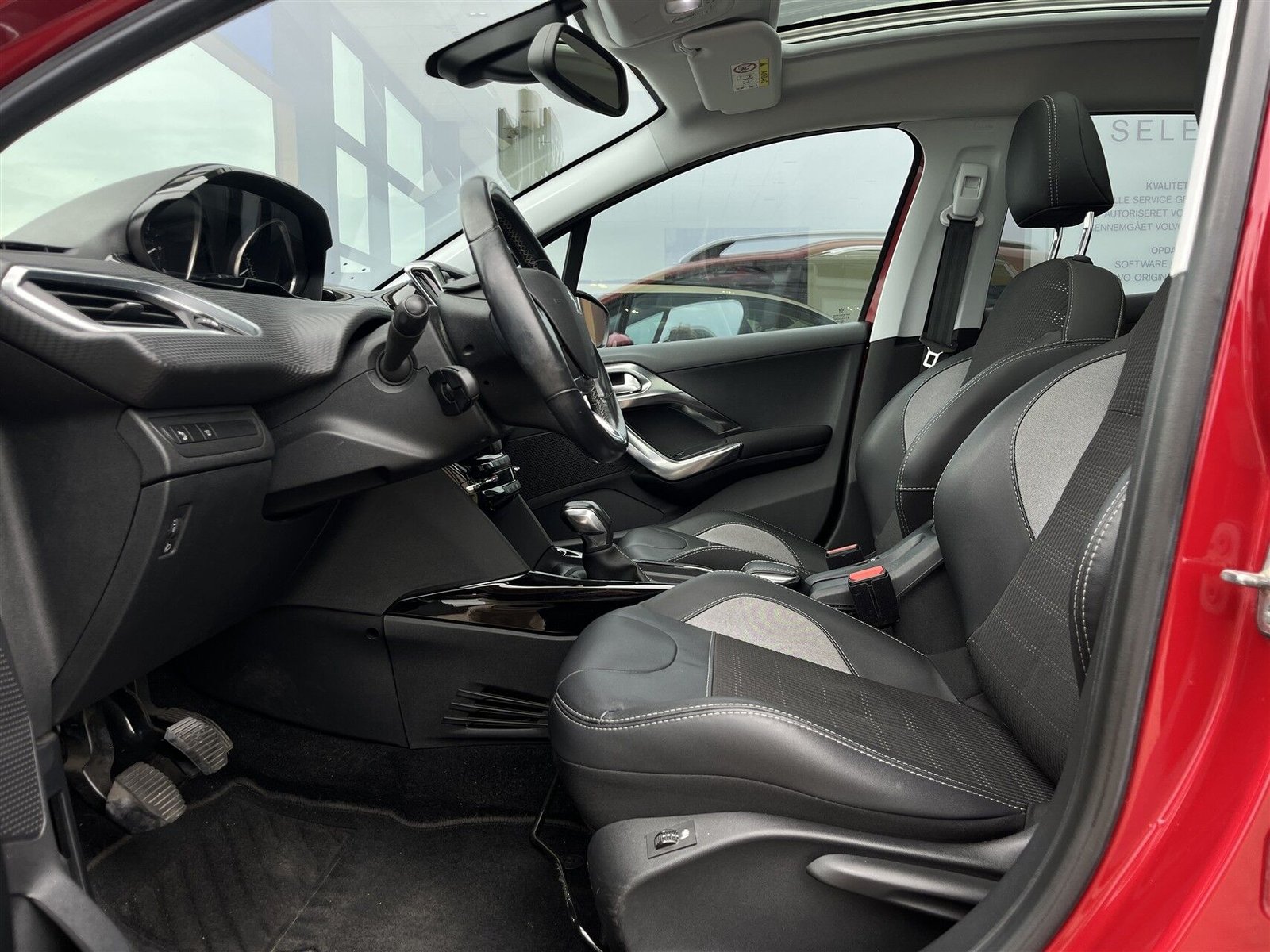 Brugt Peugeot 2008 1,6 BlueHDi Allure Sky 100HK til salg